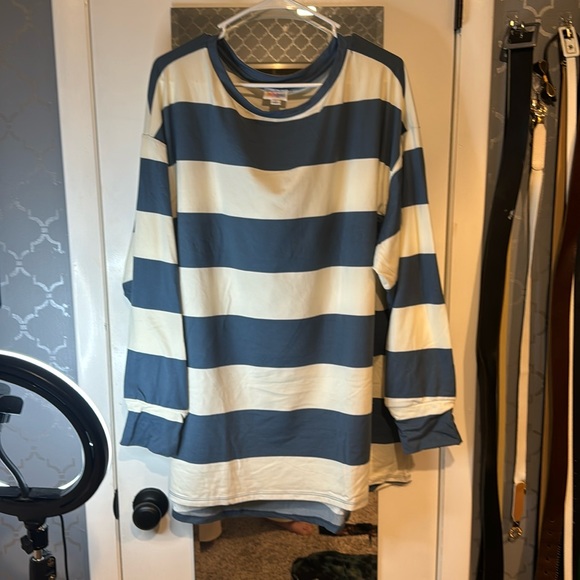 LuLaRoe | Tops | Lularoe Hudson Grayish Blue And Cream Nwot Xl | Poshmark